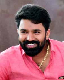 H Kumar Biography | H Kumar Girlfriend, Wife, Family & Net Worth ...