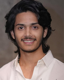 Harsh Roshan Biography | Harsh Roshan Girlfriend, Wife, Family & Net ...