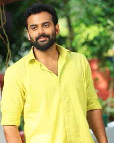 ടൊവീനോ മുതല്‍ അജു വര്‍ഗീസ് വരെ ; മലയാള സിനിമയിലെ എഞ്ചിനീയര്‍മാര് ...