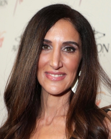 Jennifer Gibgot Biography | Jennifer Gibgot Boyfriend, Husband, Family ...