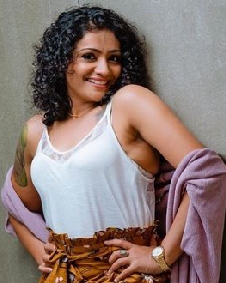 മീരാ വാസുദേവ് (Meera): മൂവീസ്, പ്രായം , ജീവചരിത്രം, ഫോട്ടോസ് ...