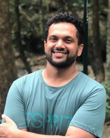 Mithilesh Edavalath Movies | Mithilesh Edavalath: Height, Age, Wife ...