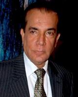 Nari Hira - Photos, Videos, Birthday, Latest News, Height In Feet ...