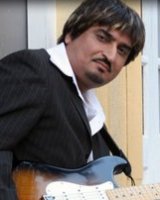 Neeraj Shridhar Biography | Neeraj Shridhar Family & Net Worth - FilmiBeat