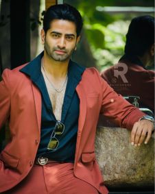 Nikhil Nair - Photos, Videos, Birthday, Latest News, Height In Feet ...