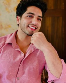 Umair Ibn Lateef Movies | Umair Ibn Lateef: Height, Age, Wife ...