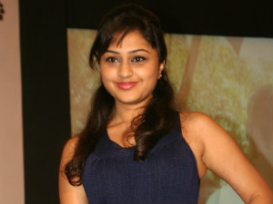 ಸಿನಿಮಾ ತಾರೆ ರಮ್ಯಾ ಕಾರಿನ ಕಿಟಕಿ ಗಾಜು ಪುಡಿಪುಡಿ | Actress Ramya Barna | Car ...