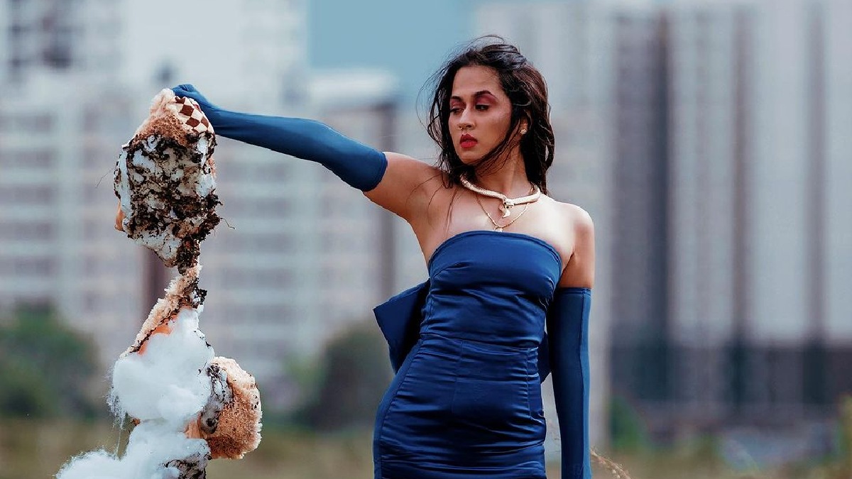 Bigg Boss Kannada 10: ಬಿಗ್‌ ಬಾಸ್ ಮನೆಯೊಳಗೆ ಹೋಗುವ ಮುನ್ನವೇ ಕಣ್ಣೀರು ಹಾಕಿದ ಗಾಯಕಿ ಈಶಾನಿ | Bigg Boss ...