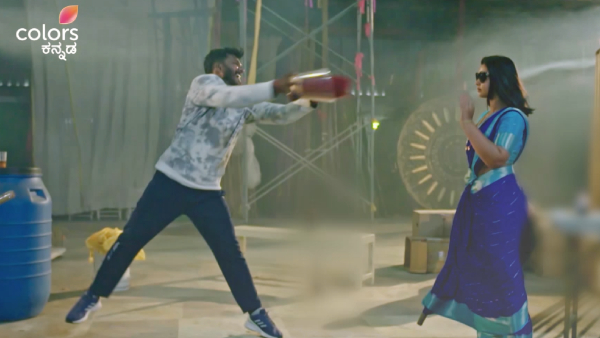 Ramachari Serial:ಶ್ರುತಿ ಗರ್ಭಿಣಿ.. ಮೋಸ ಮಾಡಿದವನಿಗಾಗಿ ಮಾಸ್ ಅವತಾರವೆತ್ತಿ ...