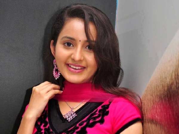 No More Item Dance For Bhama - Malayalam Filmibeat