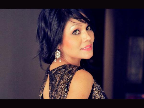 Hot and Gorgeous female singers in Bollywood - Malayalam Filmibeat