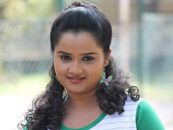 interview with serial actress Angel Maria - Malayalam Filmibeat