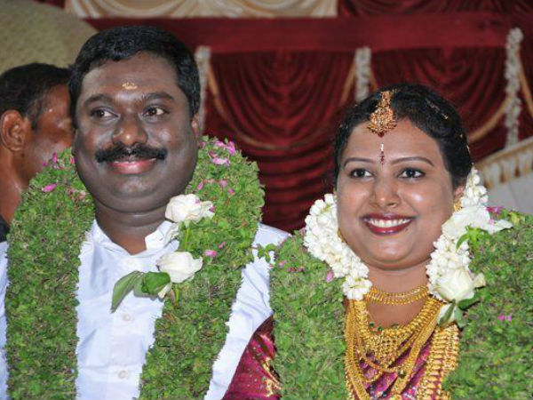 I am happy with my beautiful wife says Jassie Gift - Malayalam Filmibeat
