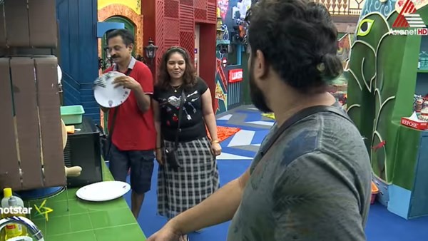 ട്വിസ്റ്റോട് ട്വിസ്റ്റ്! ബിഗ് ബോസിലെത്തിയതിന് പിന്നാലെ ദയ അച്ചുവിനും പ്രണയമോ? രഘുവിനെ പിടിച്ച് ...