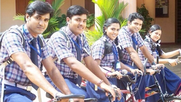 Anand Narayan's Latest Video With Autograph Serial Fame Actors ...