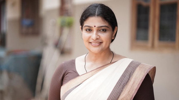 Koodevide Actress Nishaa Mathew Opens Up About Her Life And The ...