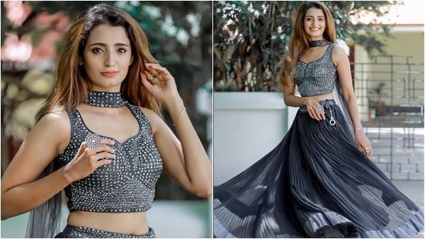 തൊഴുന്നതൊക്കെ കൊള്ളാം, അഹിന്ദുക്കള്‍ കൊടിമരച്ചുവടിനപ്പുറം കടക്കരുത് ...