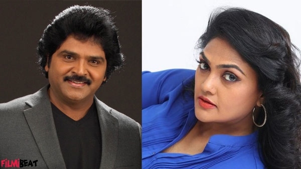 Actress Nirosha Falls From Train During Movie Shoot And Actor Ramki Catch Her - Malayalam Filmibeat