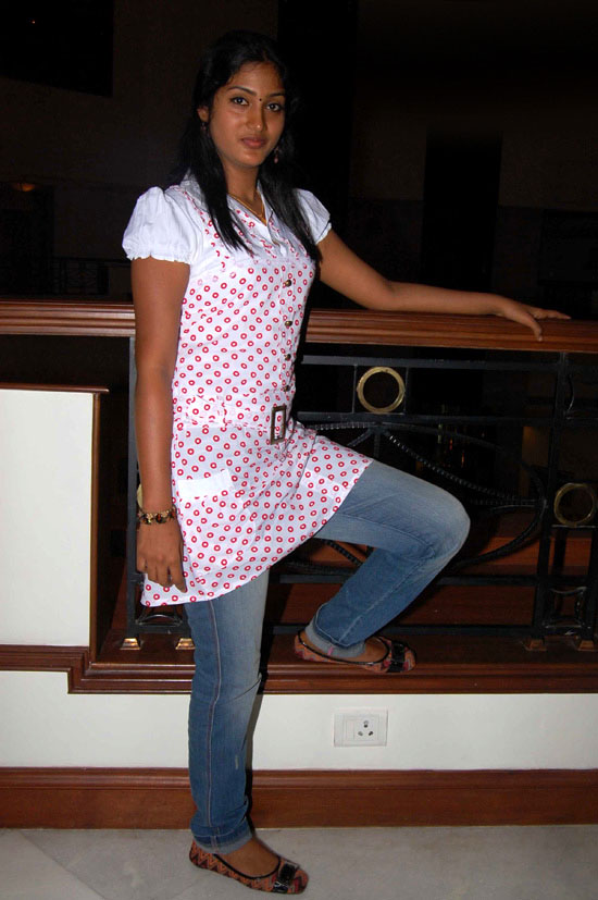 Sanuja Photos | Sanuja Latest HD Pics |Sanuja New Images - Filmibeat