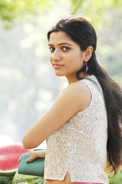 Nethra Photos: Find Latest HD Images, Pictures, Stills & Pics - Filmibeat