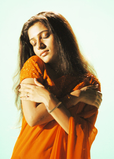 Nethra Photos: Find Latest HD Images, Pictures, Stills & Pics - Filmibeat