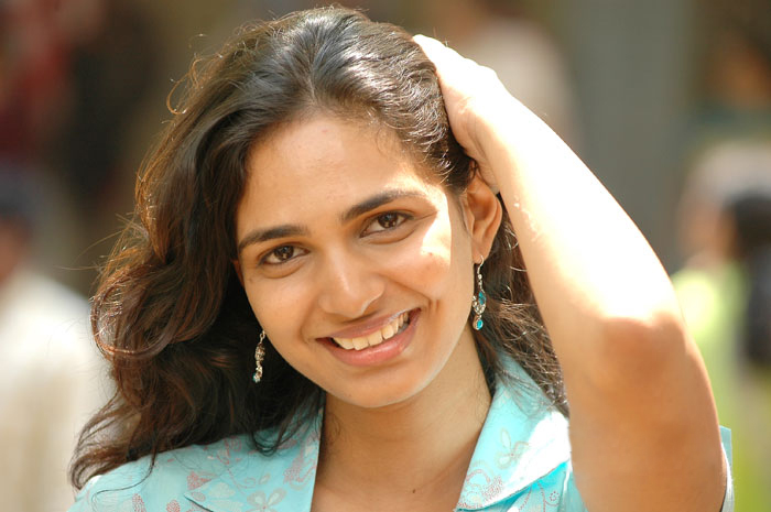 Monali Chowdary Photos Find Latest Hd Images Pictures Stills And Pics Filmibeat