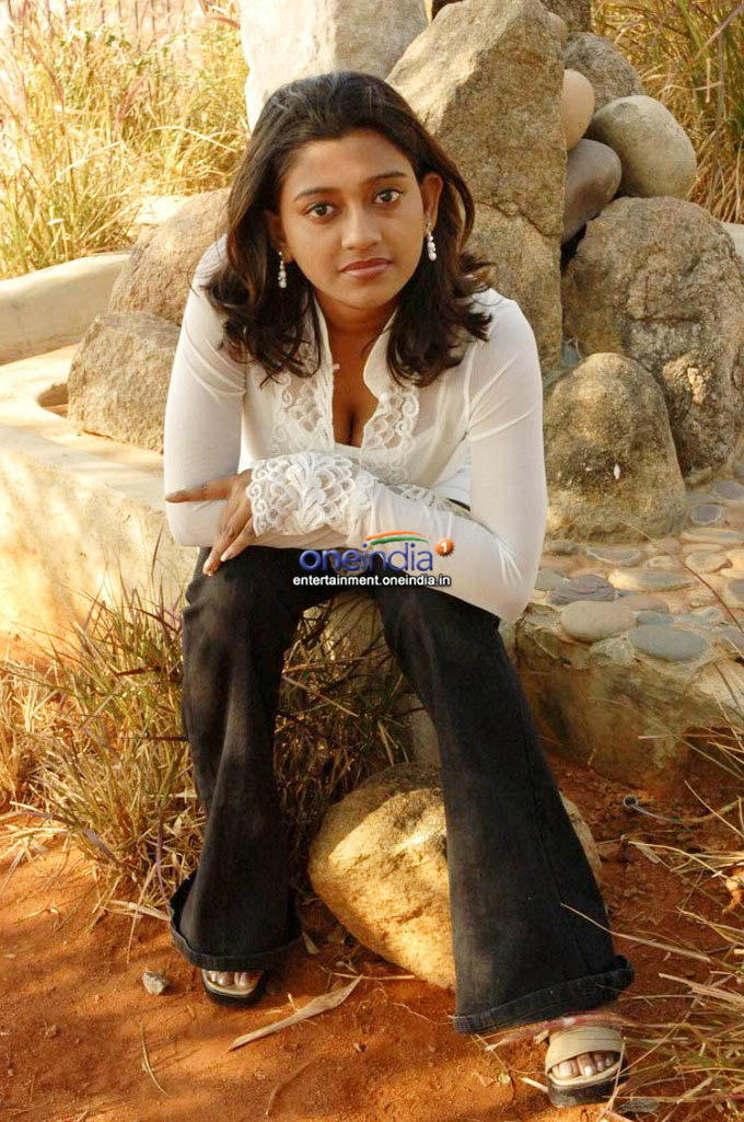 Mitha Photos: Find Latest HD Images, Pictures, Stills & Pics - Filmibeat