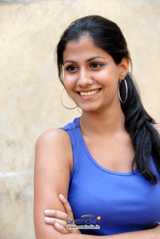 Sreeya Photos: Find Latest HD Images, Pictures, Stills & Pics - Filmibeat