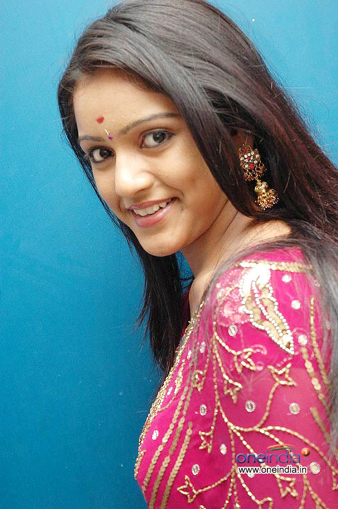 Keerthi Reddy Photos | Keerthi Reddy Latest HD Pics |Keerthi Reddy New ...