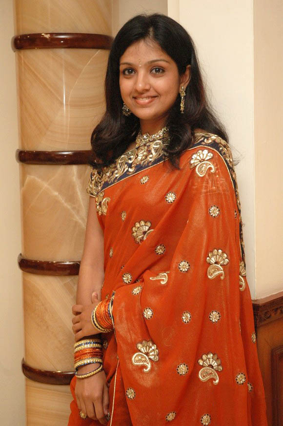 Roobika Photos: Find Latest HD Images, Pictures, Stills & Pics - Filmibeat