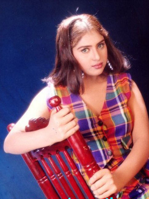 Rajashri Photos: Find Latest HD Images, Pictures, Stills & Pics - Filmibeat