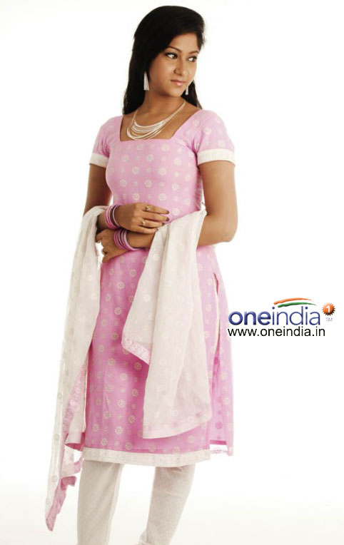 30+ Sinduri Photos: Find Latest HD Images, Pictures, Stills & Pics ...