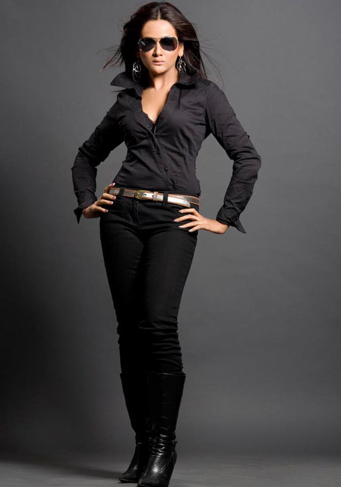 Pavithra Photos | Pavithra Latest HD Pics |Pavithra New Images - Filmibeat