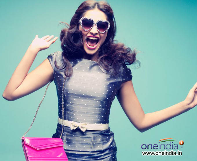 Aisha Movie Poster & Photos | Aisha Movie Location Pics | Aisha ...