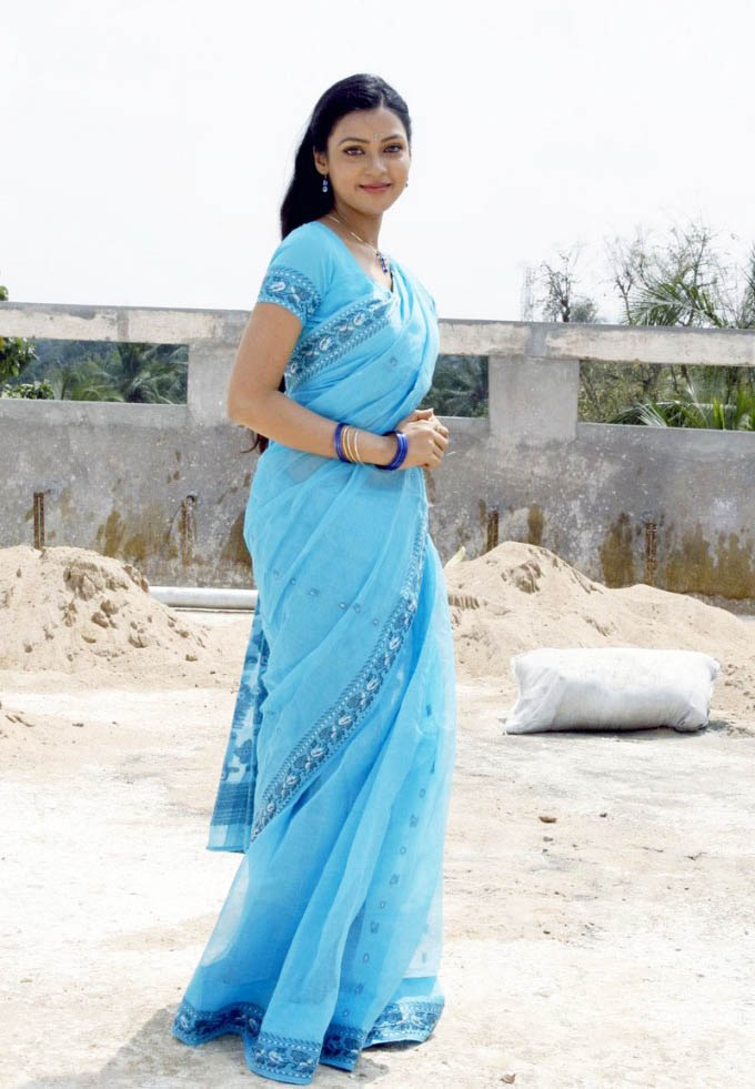 Paruti Tamil Movie: Pooja, Shooting Stills, Location Photos & First ...