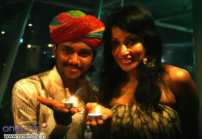Chandi Perera Celebrates Diwali - Filmibeat