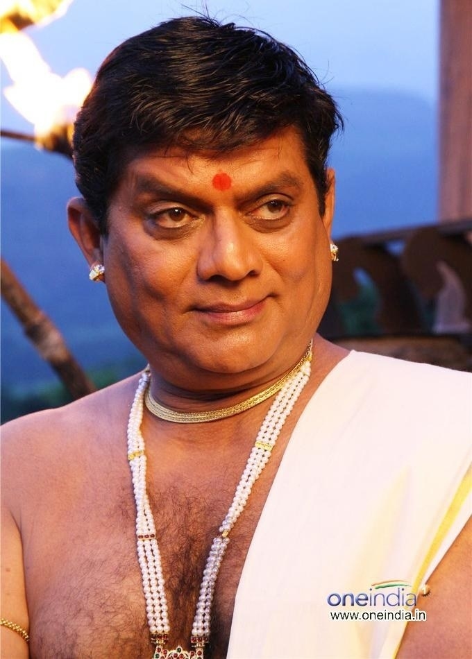 Urumi Movie Poster & Photos | Urumi Movie Location Pics | Urumi Telugu ...