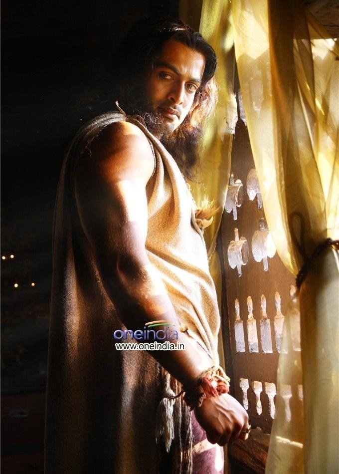 Urumi Movie Poster & Photos | Urumi Movie Location Pics | Urumi Telugu ...