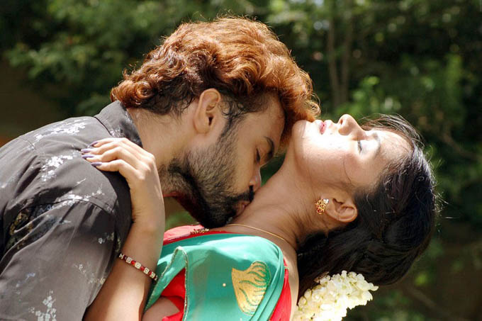 Aaran Tamil Movie: Pooja, Shooting Stills, Location Photos & First Look ...