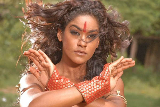 Pournami Naagam Movie Poster & Photos | Pournami Naagam Movie Location ...