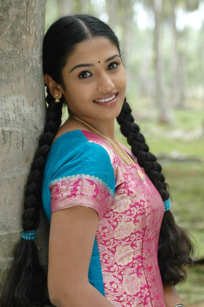 Aaravadhu Vanam Movie Poster & Photos | Aaravadhu Vanam Movie Location ...