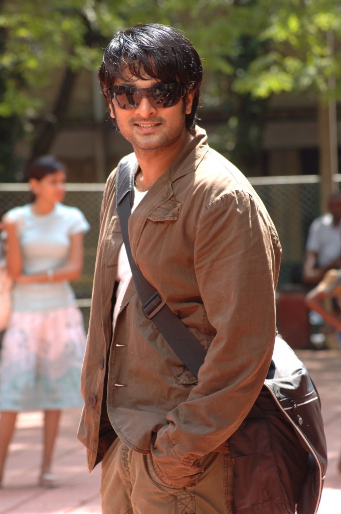 Yen Ippadi Mayakkinai Tamil Movie: Pooja, Shooting Stills, Location ...