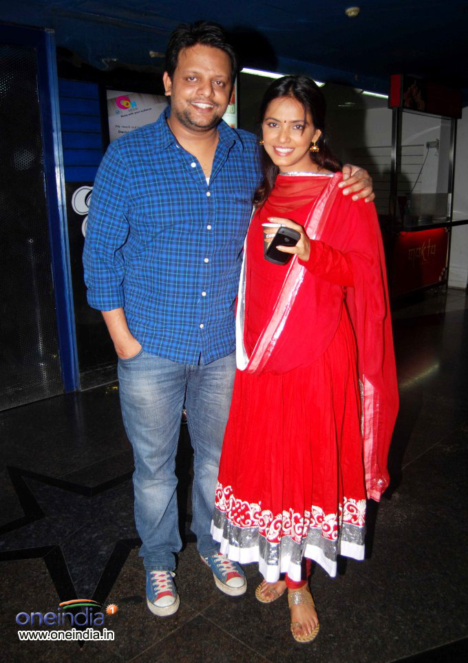 Deswa Movie Premiere - Filmibeat