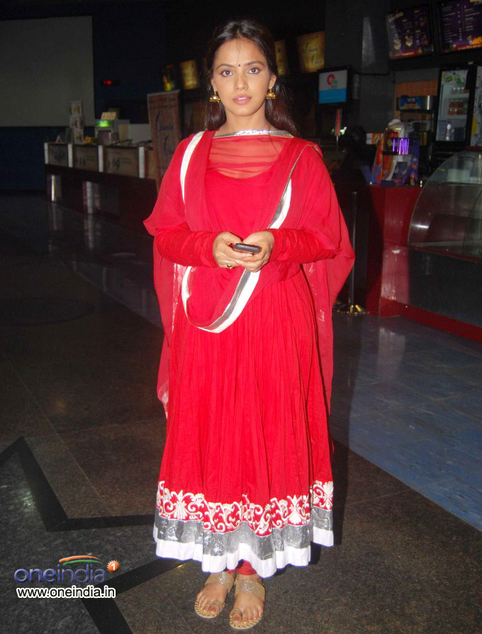 Deswa Movie Premiere - Filmibeat