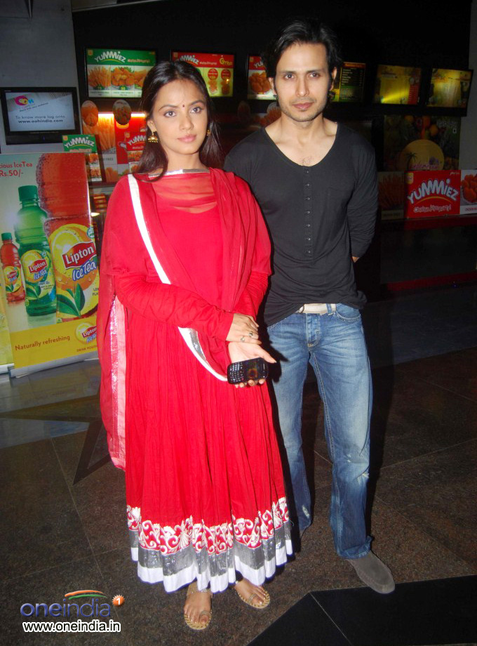 Deswa Movie Premiere - Filmibeat