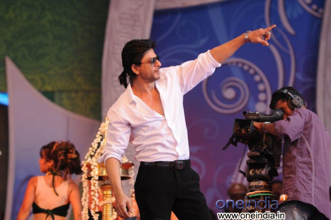 Shahrukh Khan Inaugurated Emmanuval Silks - Filmibeat