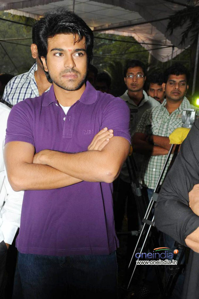 Yevadu First Look Launch - Filmibeat