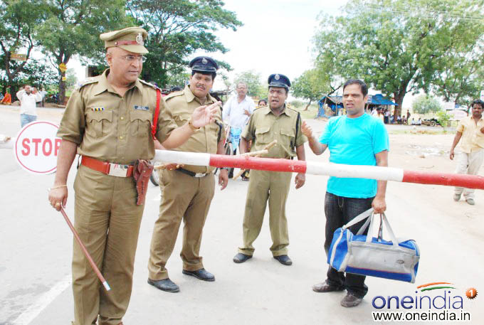 Oka Tupaki Moodu Pittalu Telugu Movie: Pooja, Shooting Stills, Location ...