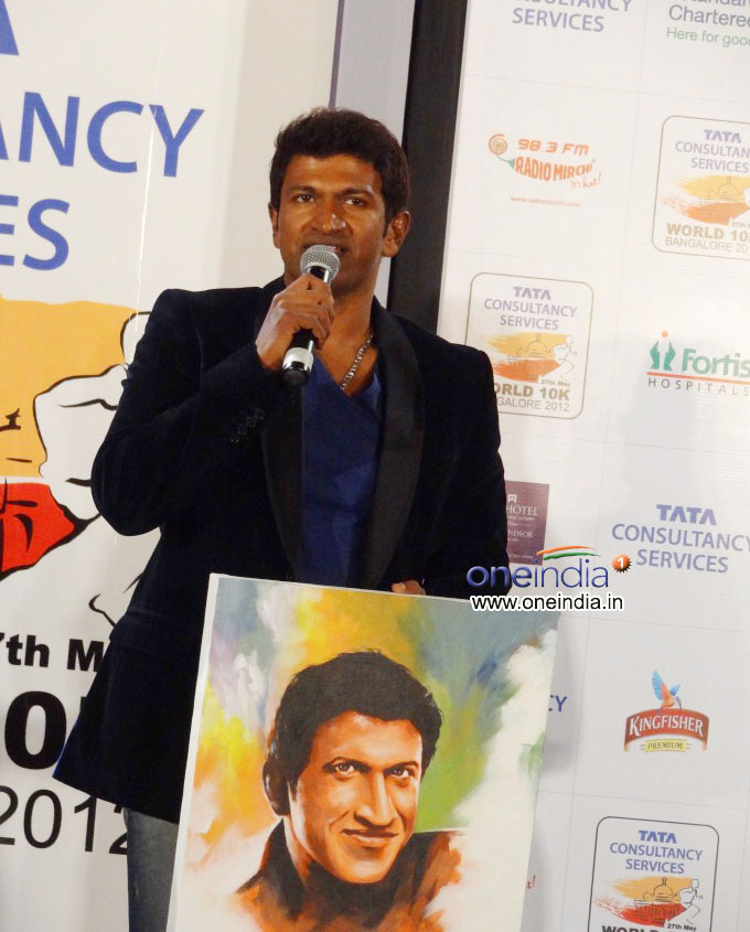 Puneeth Rajkumar at TCS World 10K Marathon - Filmibeat