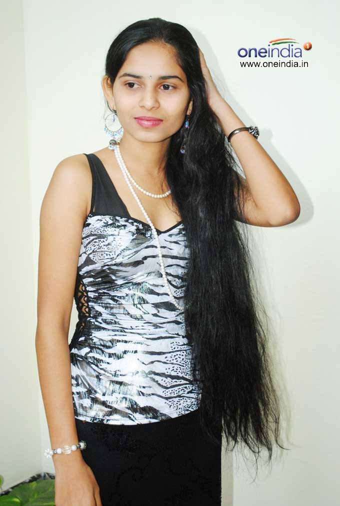 Sameera Photos: Find Latest HD Images, Pictures, Stills & Pics - Filmibeat